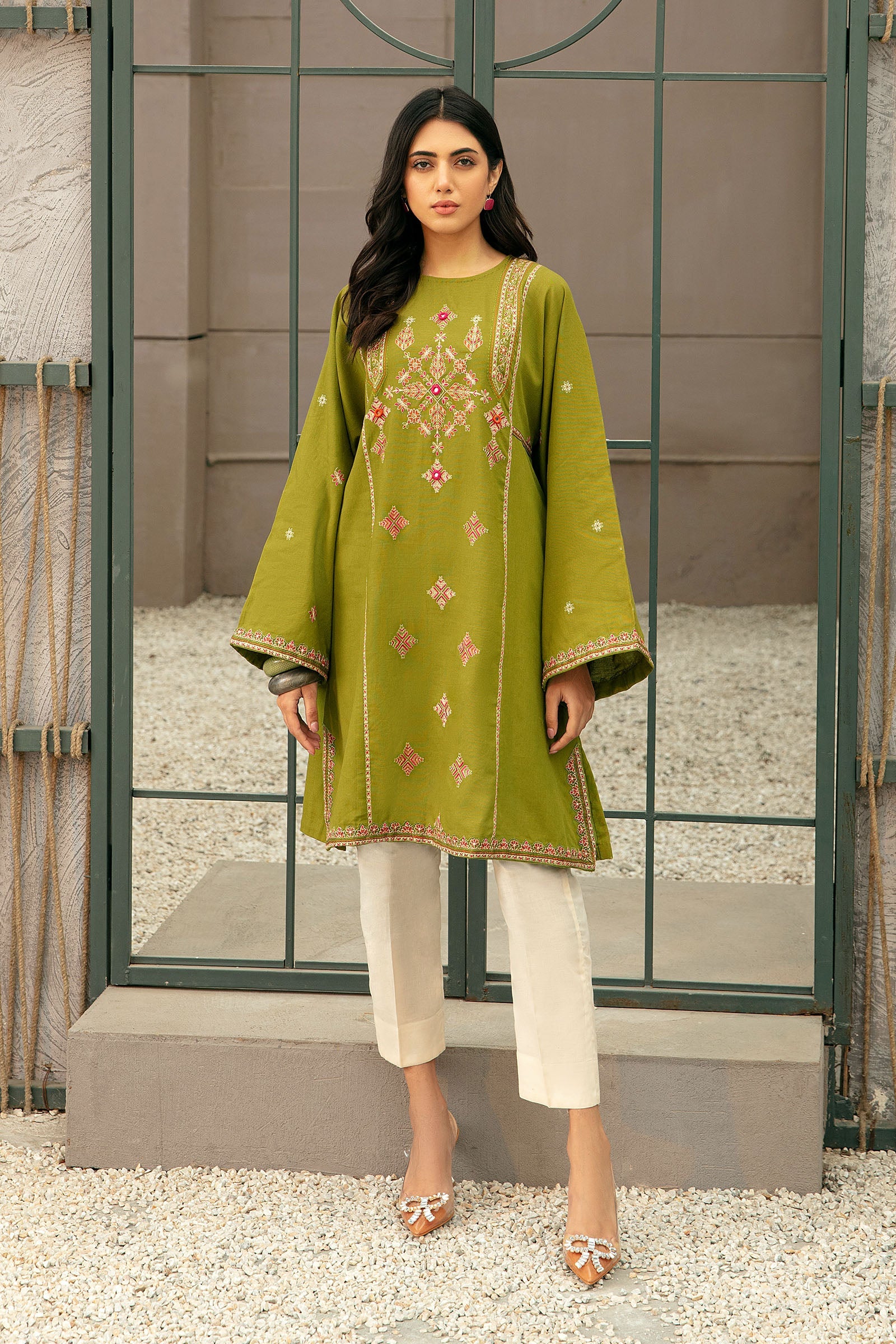 Shirt Green MB-W22-220 – m/basics by Maria.B. (PK)
