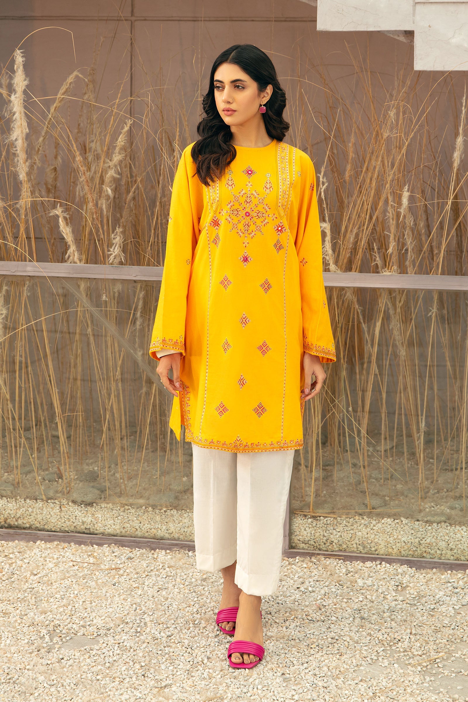 Shirt Yellow MB-W22-220 – m/basics by Maria.B. (PK)